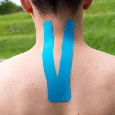 Neck taping with kinesiology tape - instructions | axion store – axion GmbH
